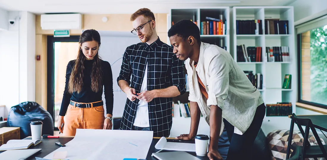 Graphic Design School: Learn How to Create Visual Content - AKG Creative